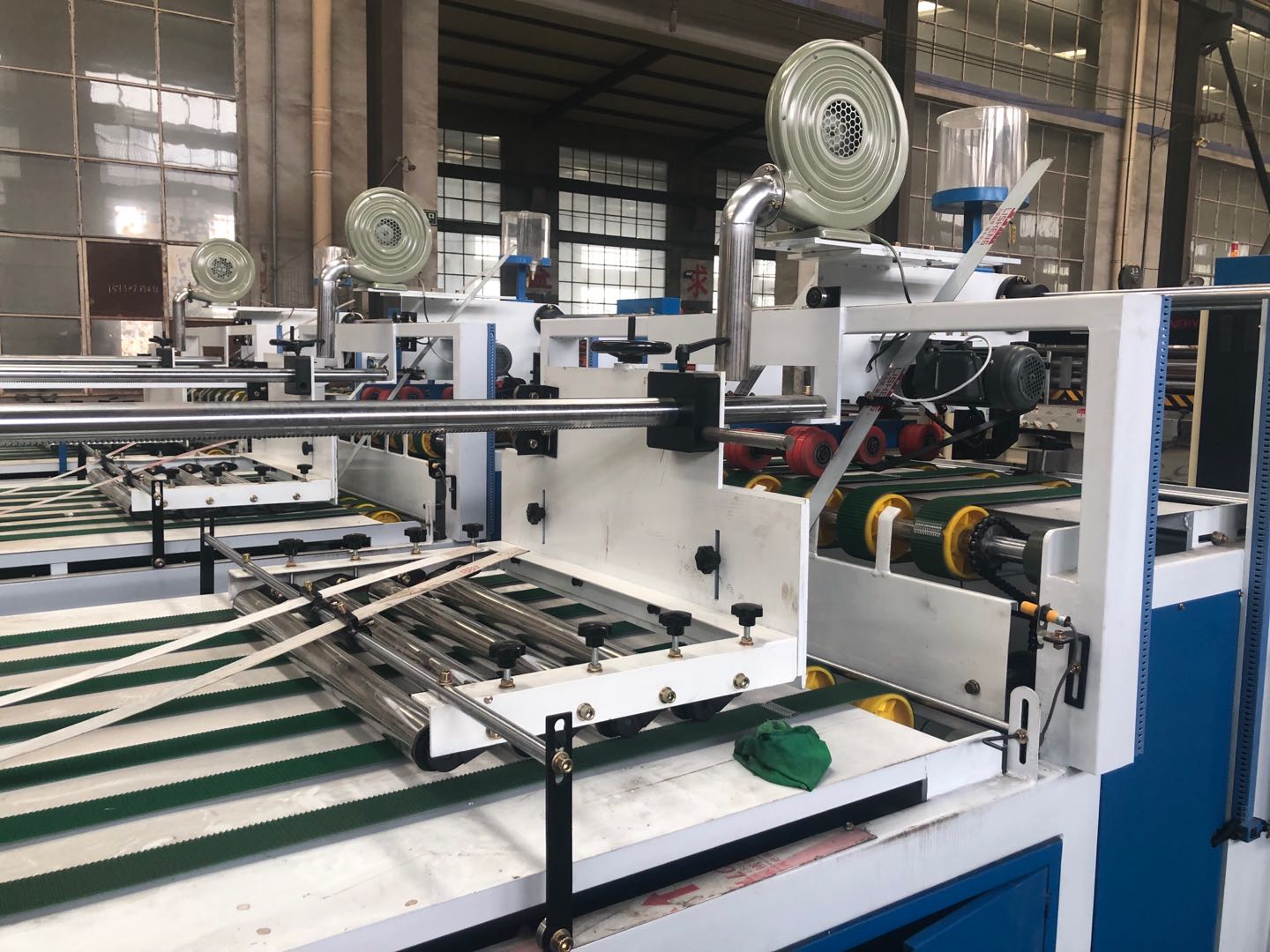 ZXJ-2600 carton box semi-auto folder gluer machine